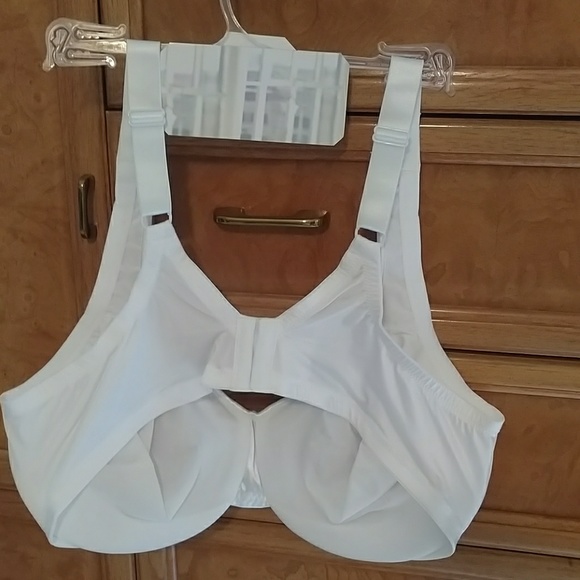 Olga | Intimates & Sleepwear | Olga Underwire Bra | Poshmark